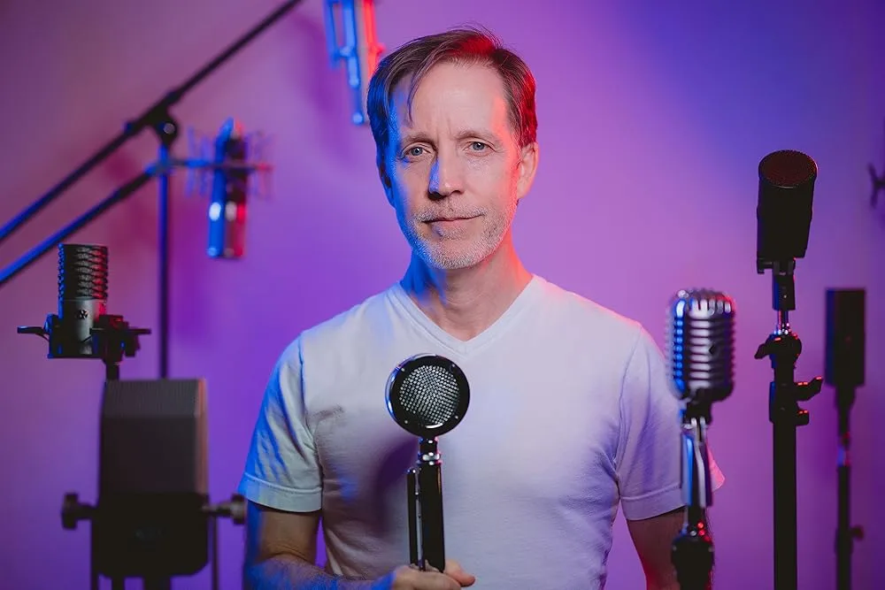 谁是漫威竞争对手的Magneto配音演员？